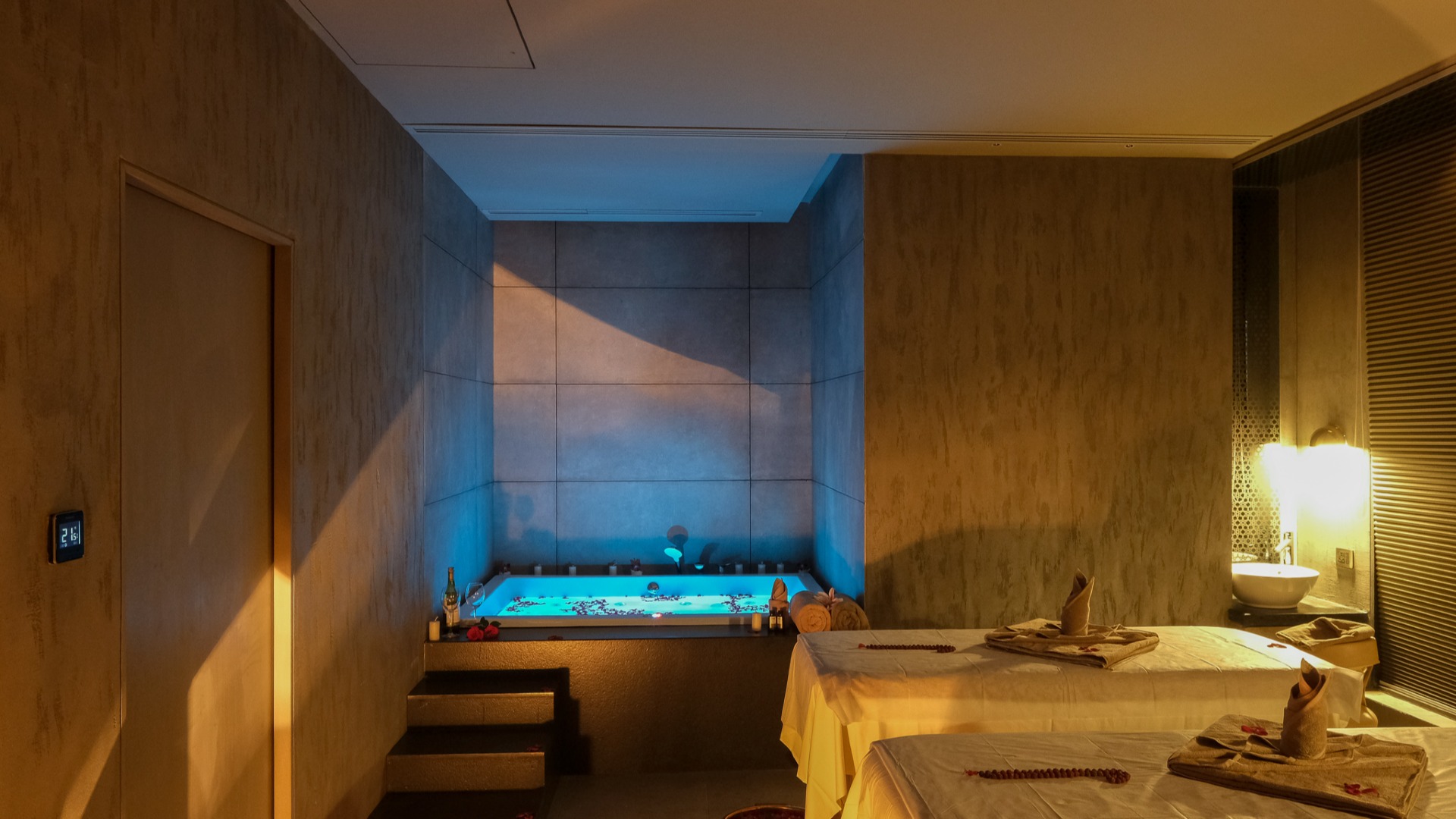 Aura Spa - The Best Spa in Indore - The Park Indore, India