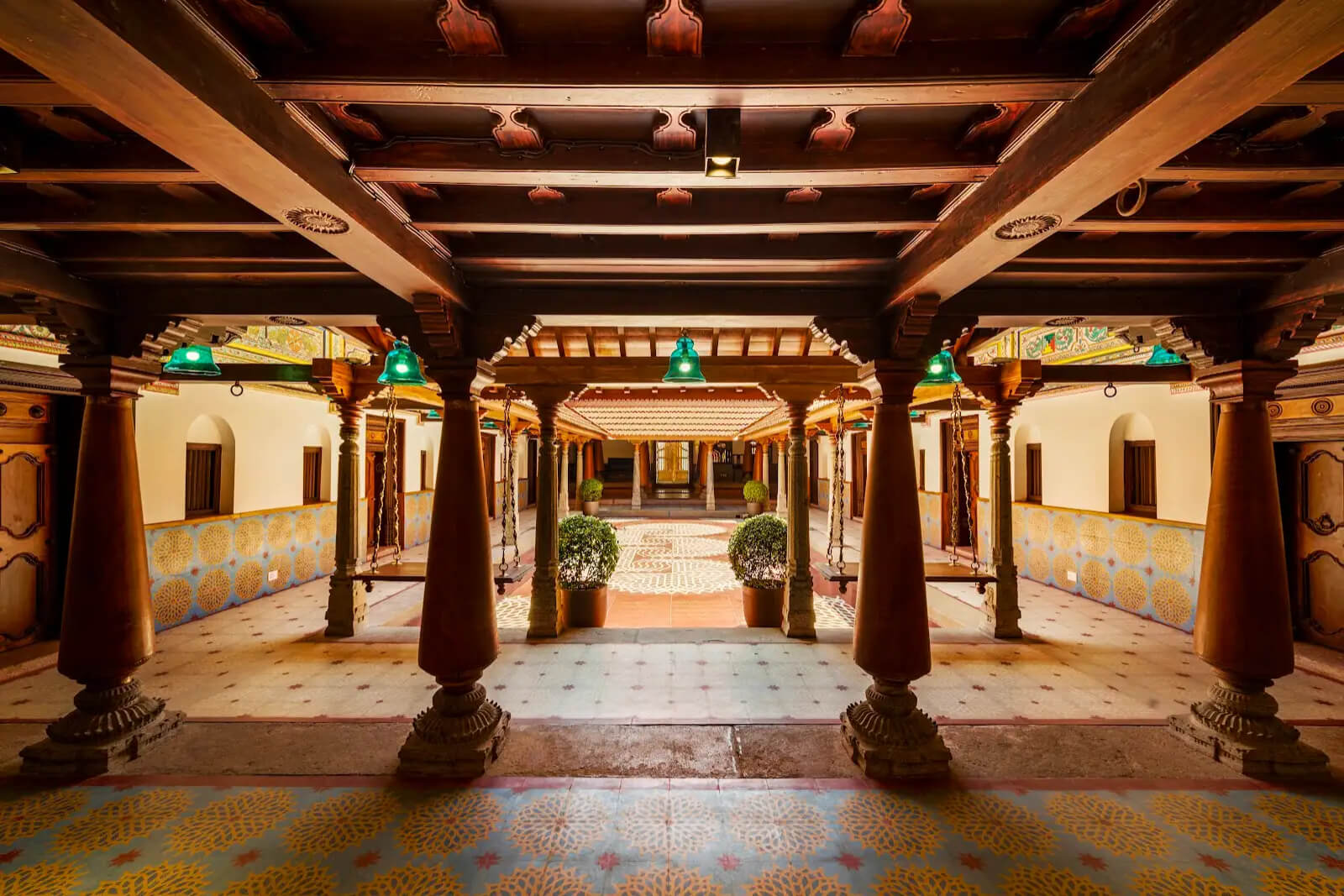 Chettinad Hotels in Karaikudi Tamil Nadu - THE Lotus Palace Chettinad